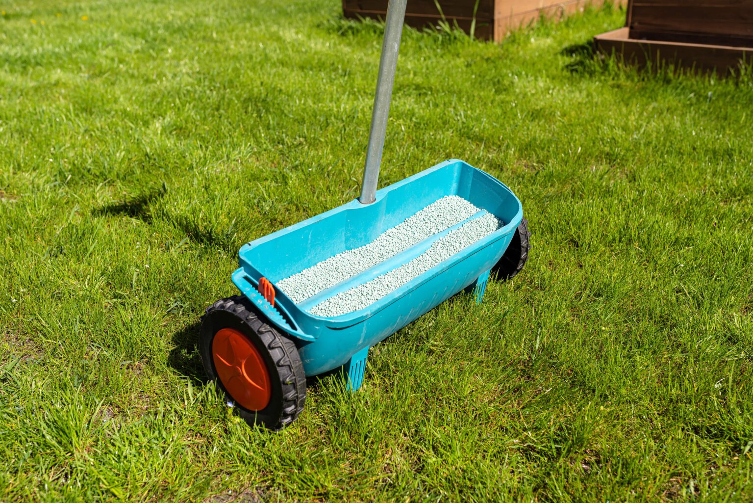Is 10-10-10 Fertilizer Good for Lawns? Answering the Key Questions on ...